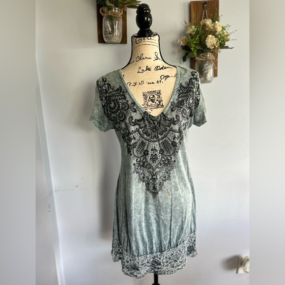 Vocal | Dresses | Vocal Mini Dress Embroidered Hem Graphic Beaded ...